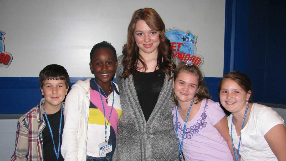 Kidsday interviews actress Jennifer Stone - Newsday