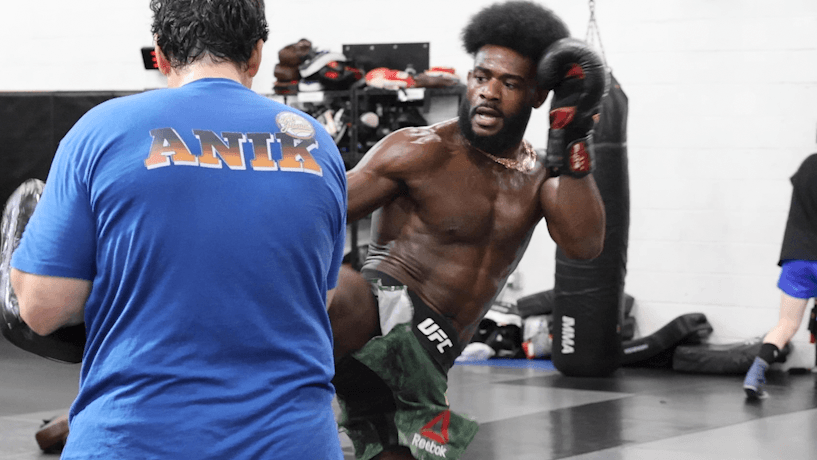 UFC champion Sterling shows off for LIers at open workout - Newsday