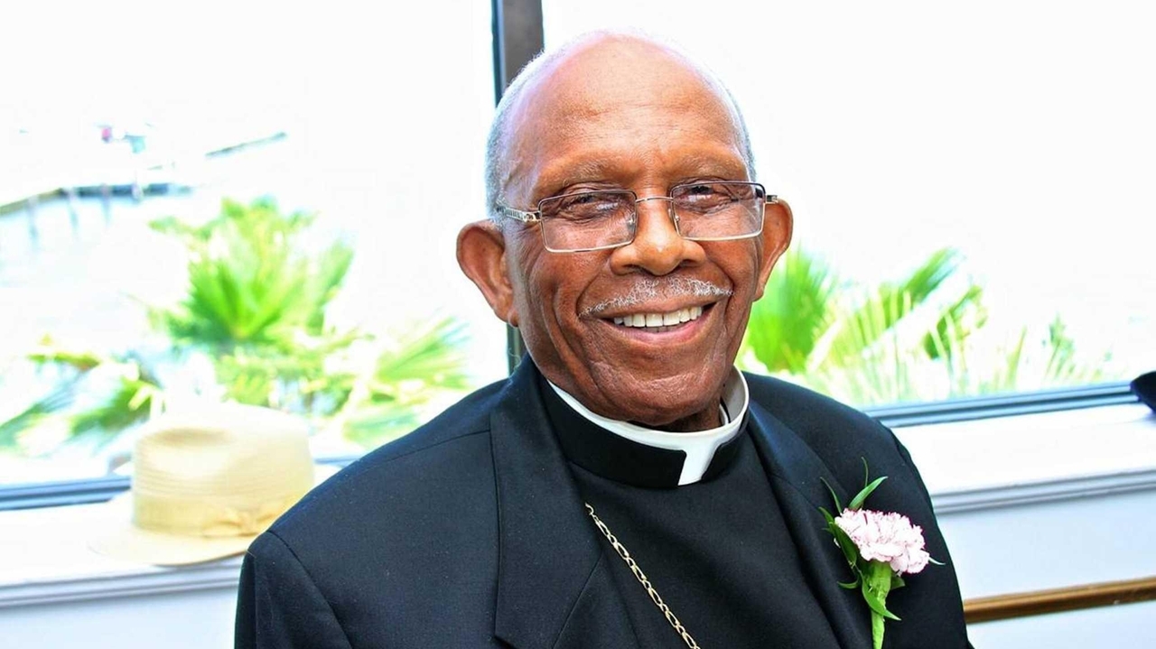 Dodenhuff Green, pastor in Uniondale, Hempstead, dies at 99 - Newsday