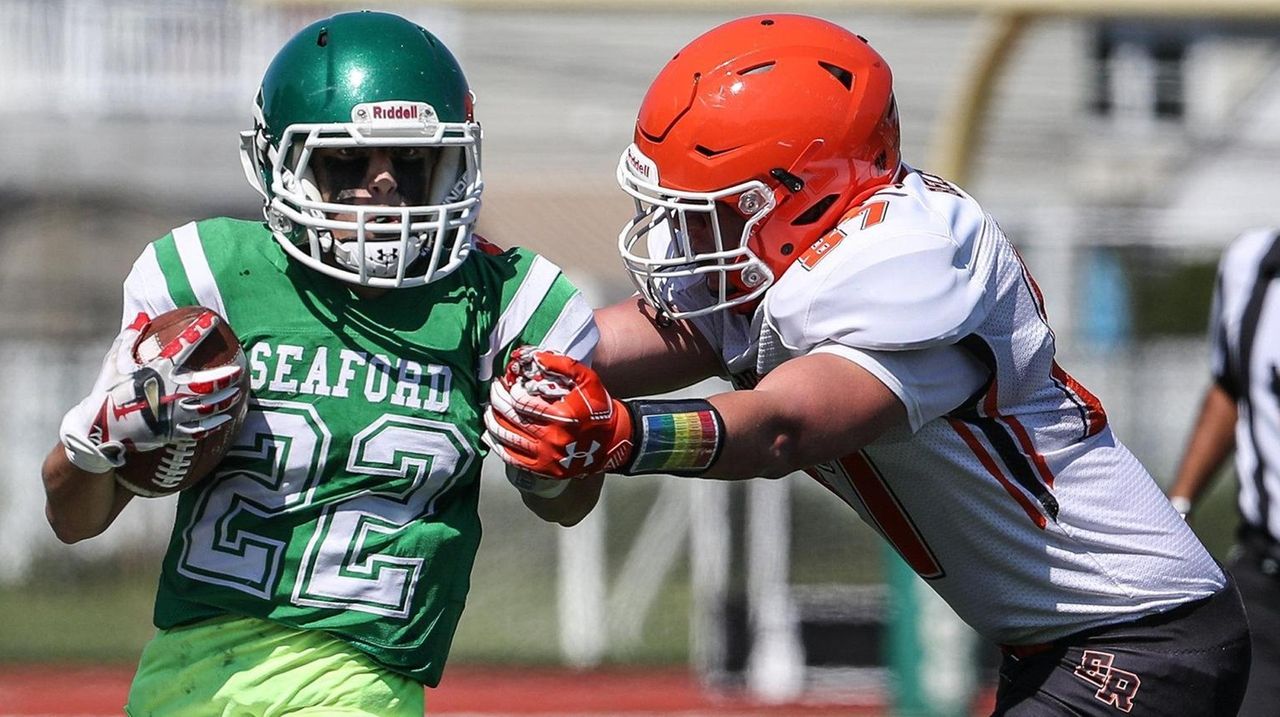 Photos: East Rockaway vs. Seaford football - Newsday