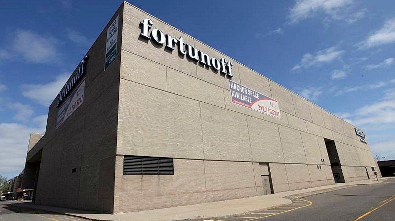 Chinese firm buys The Source mall for use as retail ‘showroom’ - Newsday