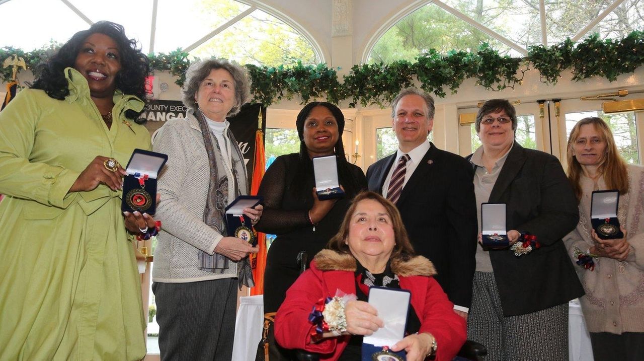 Edward Mangano honors women military veterans at luncheon - Newsday
