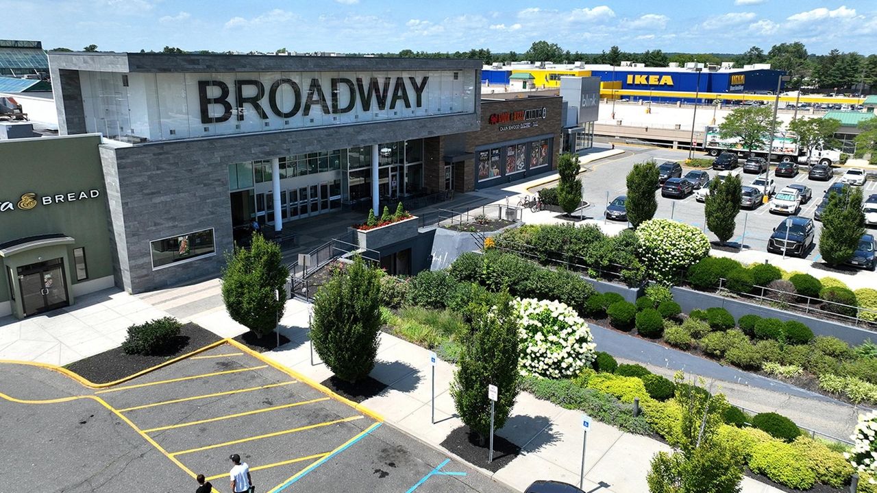 Broadway Commons mall sold; new owner plans updates to Hicksville ...