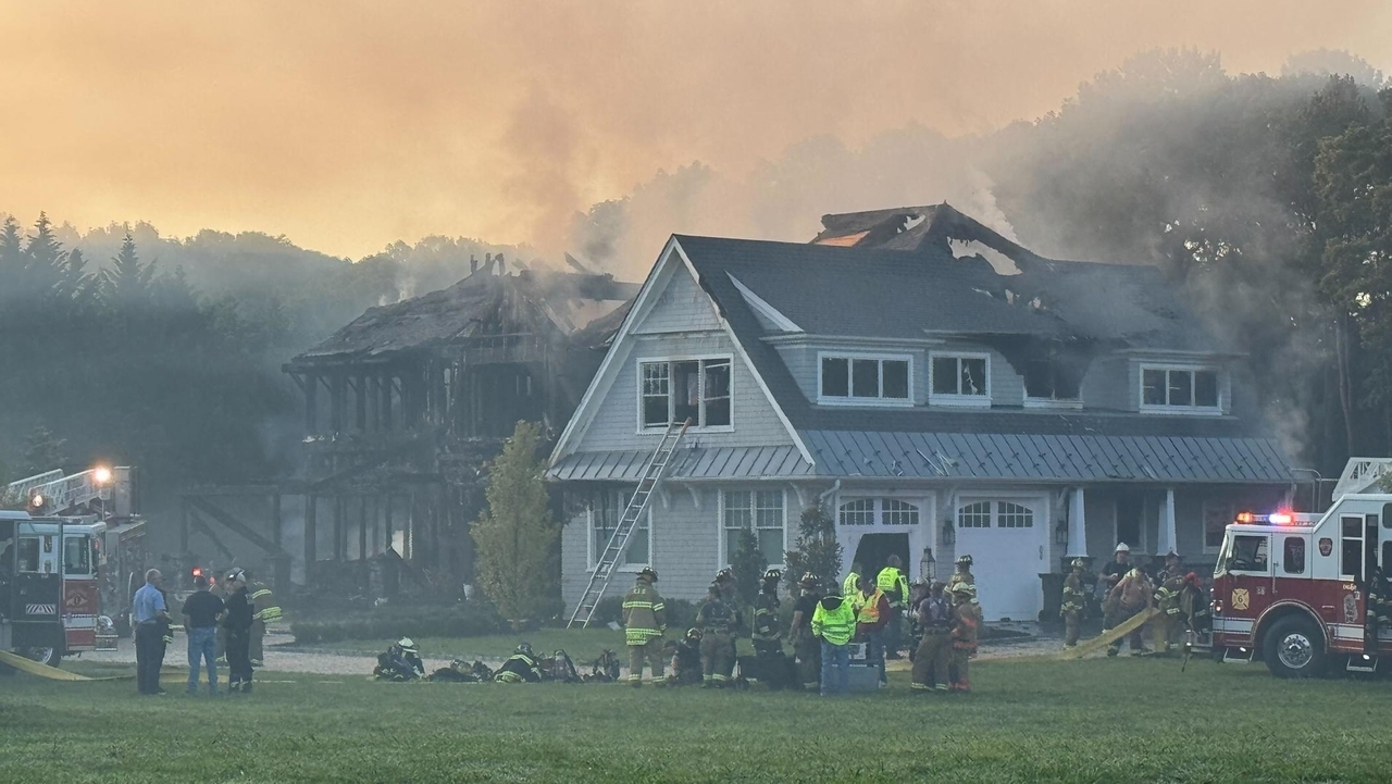 5 injured in fire that severely damages Calverton home - Newsday