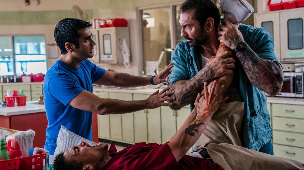 'Stuber' review: Action-comedy stalls out - Newsday