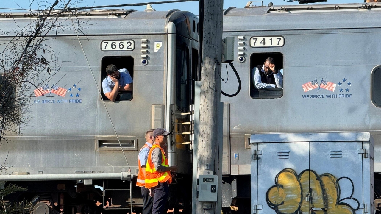 Person hit, killed by LIRR train on Babylon line, MTA says - Newsday