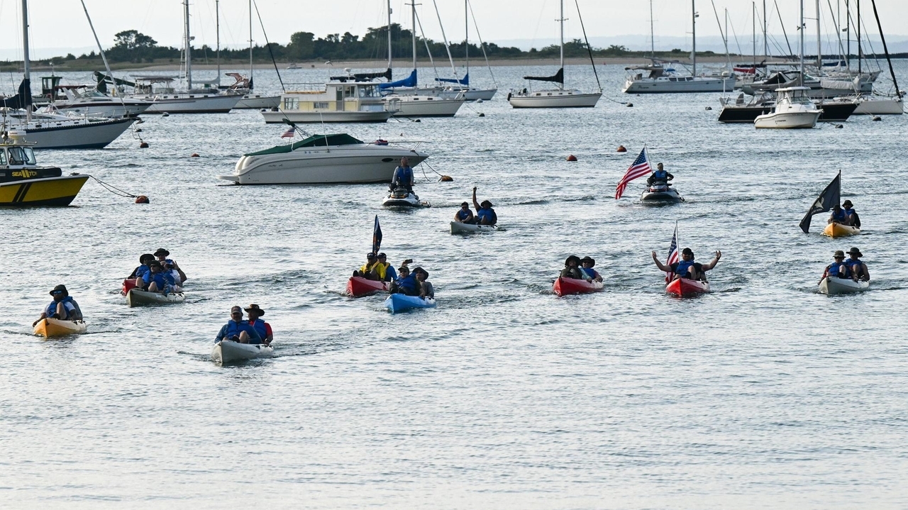 Veterans kayak across Long Island Sound for suicide awareness - Newsday