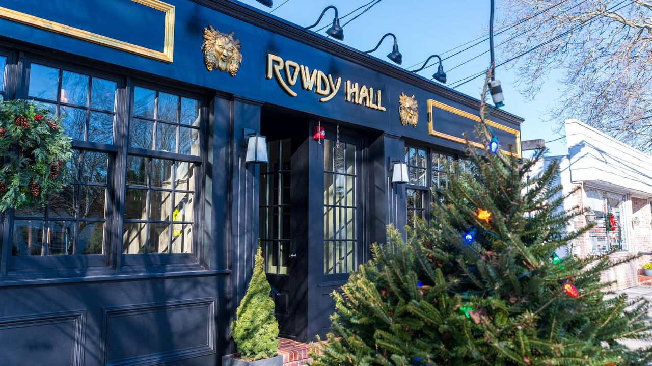 Rowdy Hall restaurant's facade raising a ruckus in Amagansett - Newsday