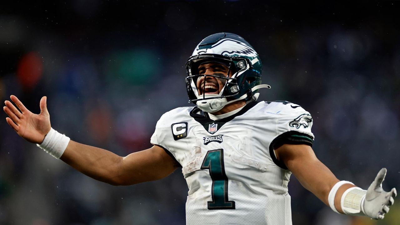 Jalent Hurts expected to be sidelined for Eagles at Dallas Cowboys ...