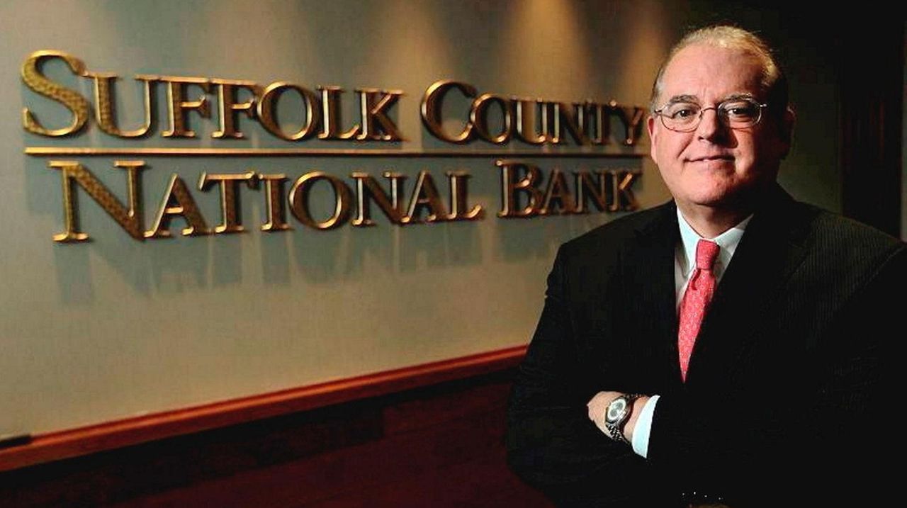 People’s Bank closing in on Suffolk County National Bank - Newsday