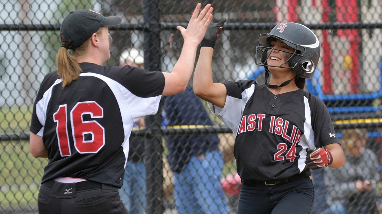 East Islip’s Allison Dell’Orto stands tall in victory over Commack ...