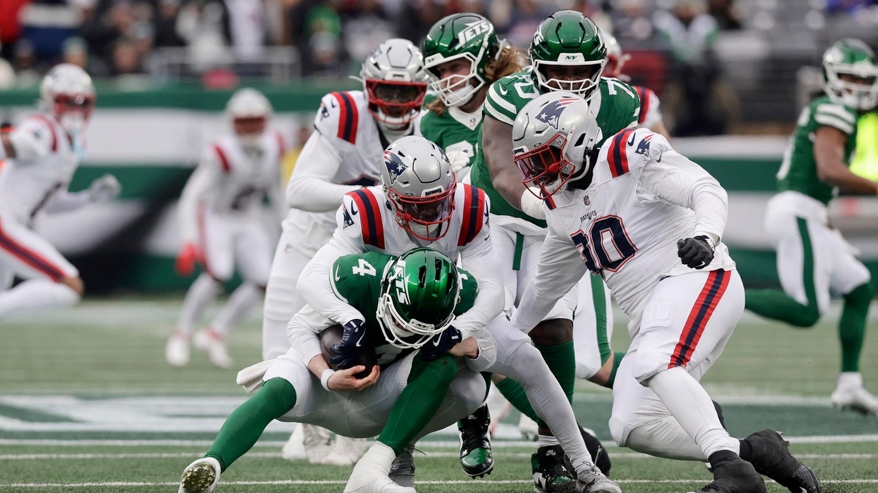 Jets dominated by Patriots in fourth straight loss - Newsday