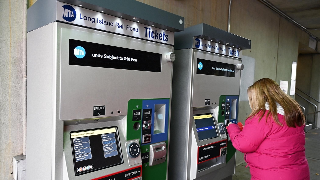 LIRR rolling out new ticket vending machines on Long Island - Newsday