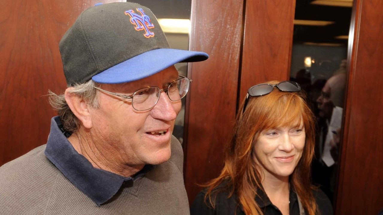 Ron Davis a proud dad as he sees Ike pulling out of slump - Newsday