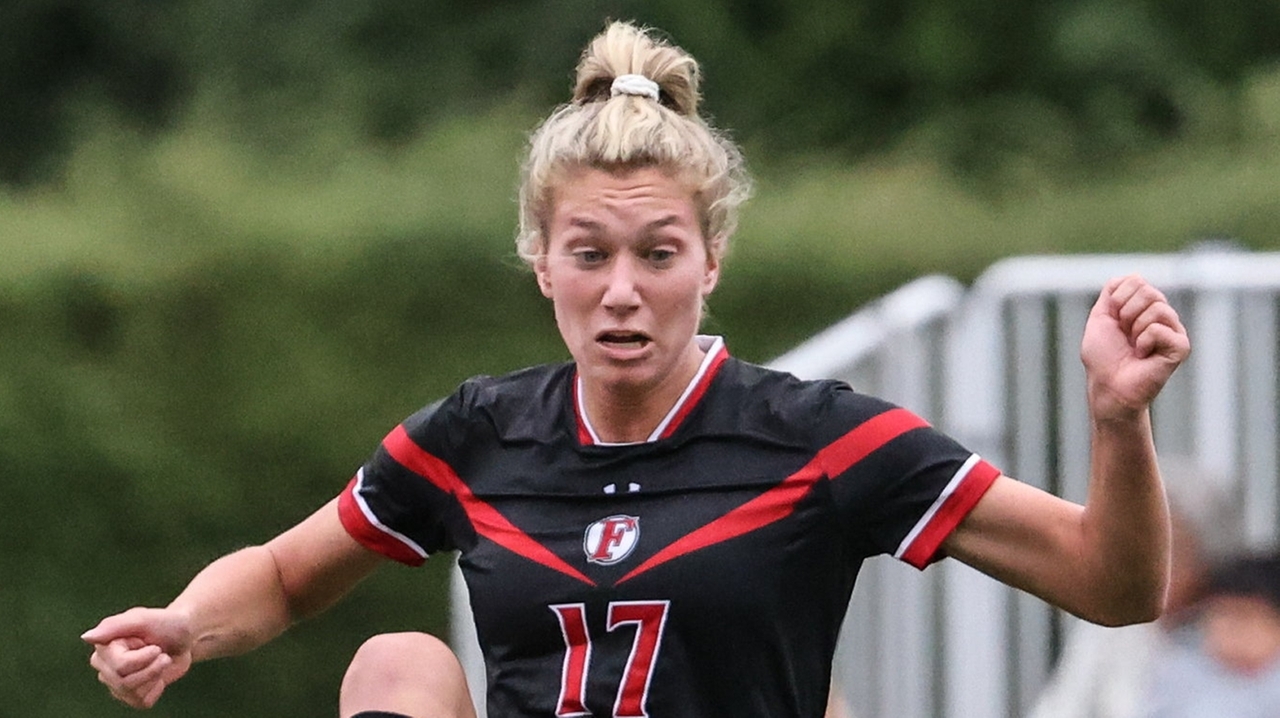 Friends Academy's Danielle Davis scores on opening kickoff against New ...