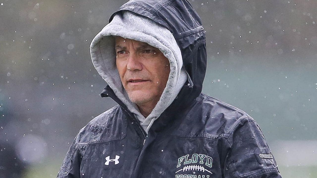 Floyd's Paul Longo records career win No. 212, tops for Suffolk public ...