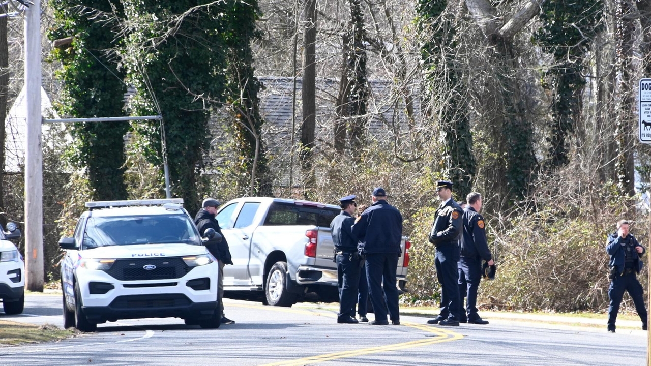 Severed arms, leg found in area of Southards Pond Park in Babylon - Newsday