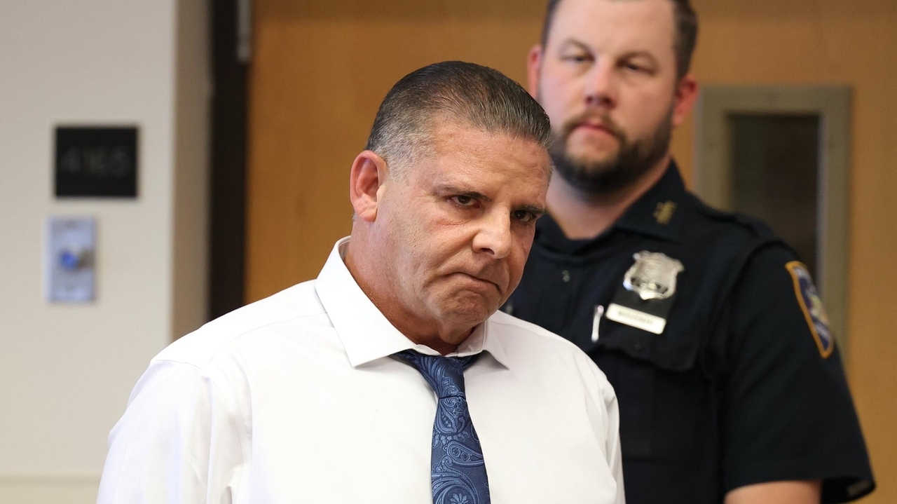 Suffolk prosecutors look to seize $1.9M from mafia associate Frank ...