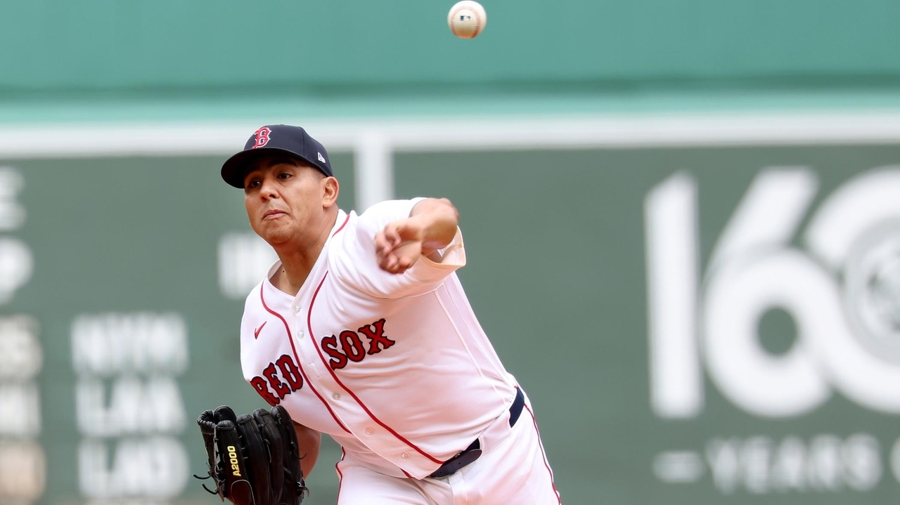 Red Sox starter Suárez leaves loss to Astros after 4 innings due to ...