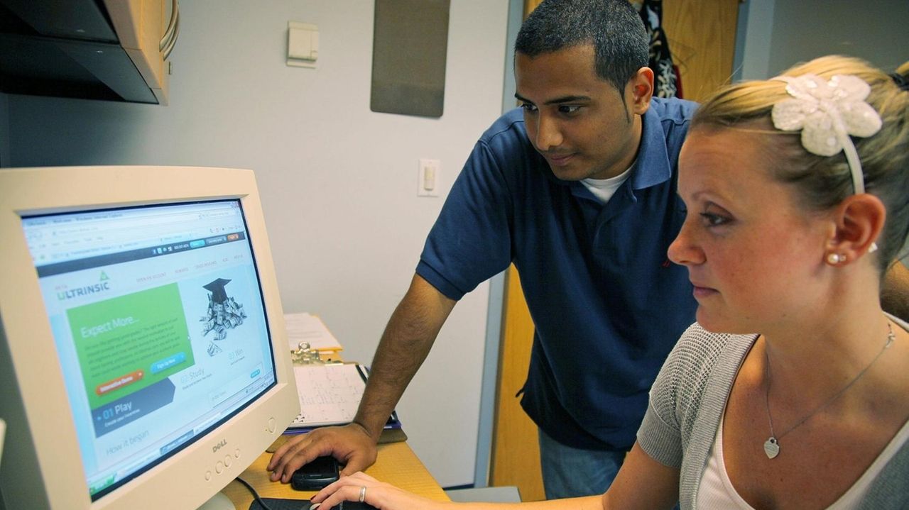 Rewards programs for making the grade - Newsday