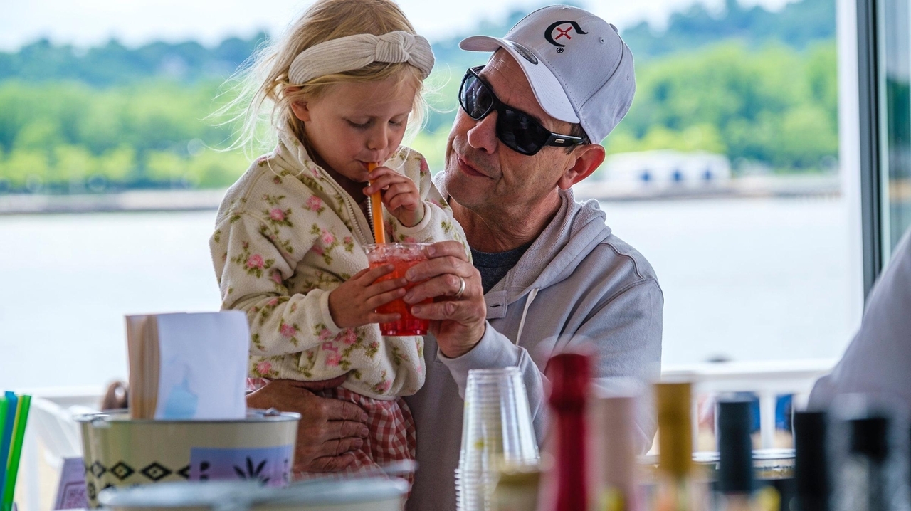Sunset Club opens at Sea Cliff's Tappen Beach after town terminates ...
