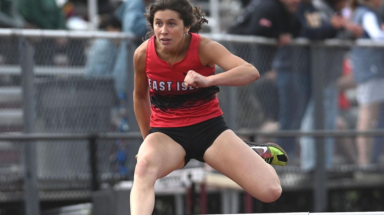 Simonetti sisters of East Islip win big at Suffolk championships - Newsday