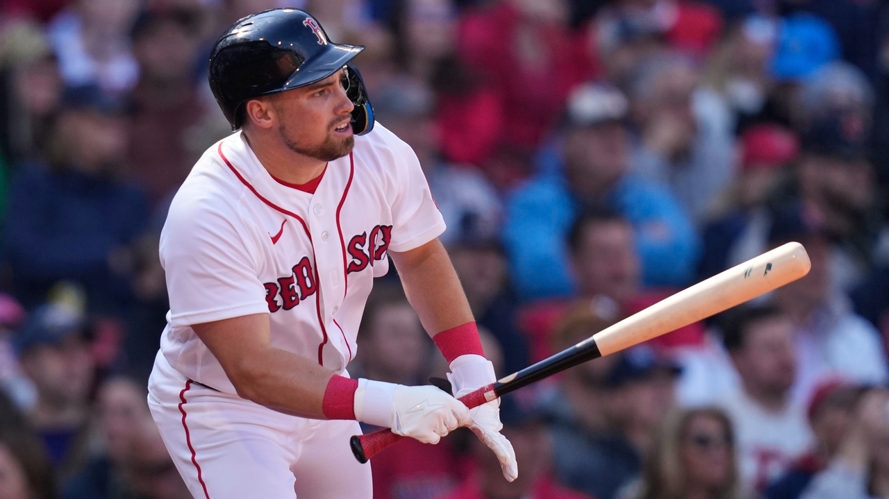 Red Sox's Caleb Durbin gets booed, snaps season-opening hitless streak ...