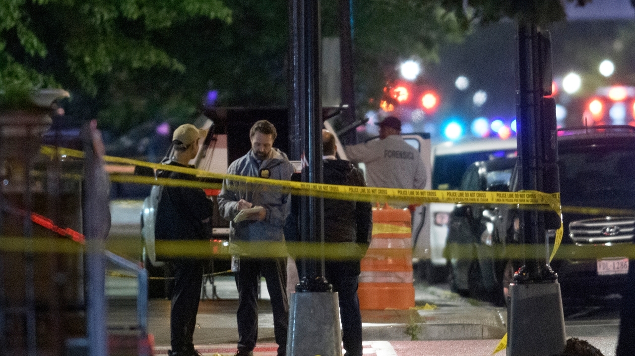 Justice Department to seek death penalty for man charged with killing 2 ...