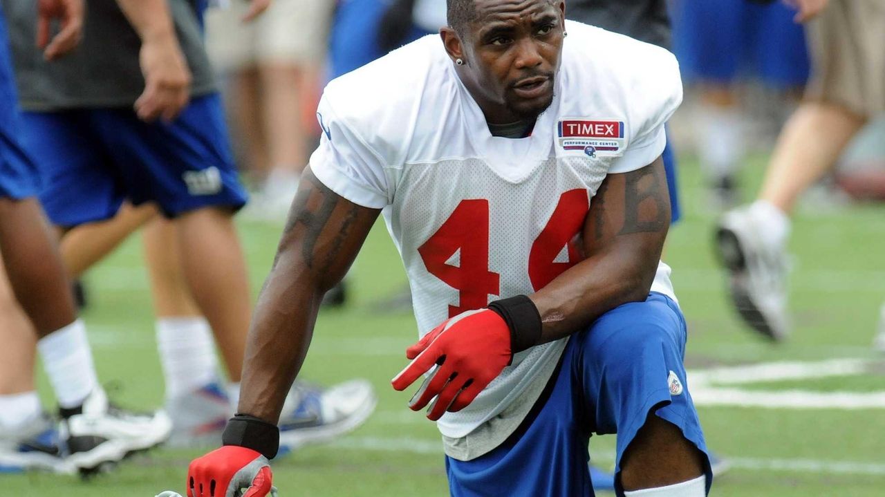 Veteran Ahmad Bradshaw teaches rookie, looks forward to upcoming season ...