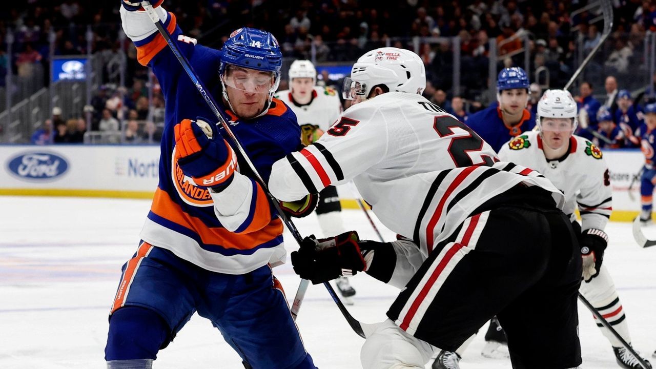Isles win, keep playoff hopes alive - Newsday