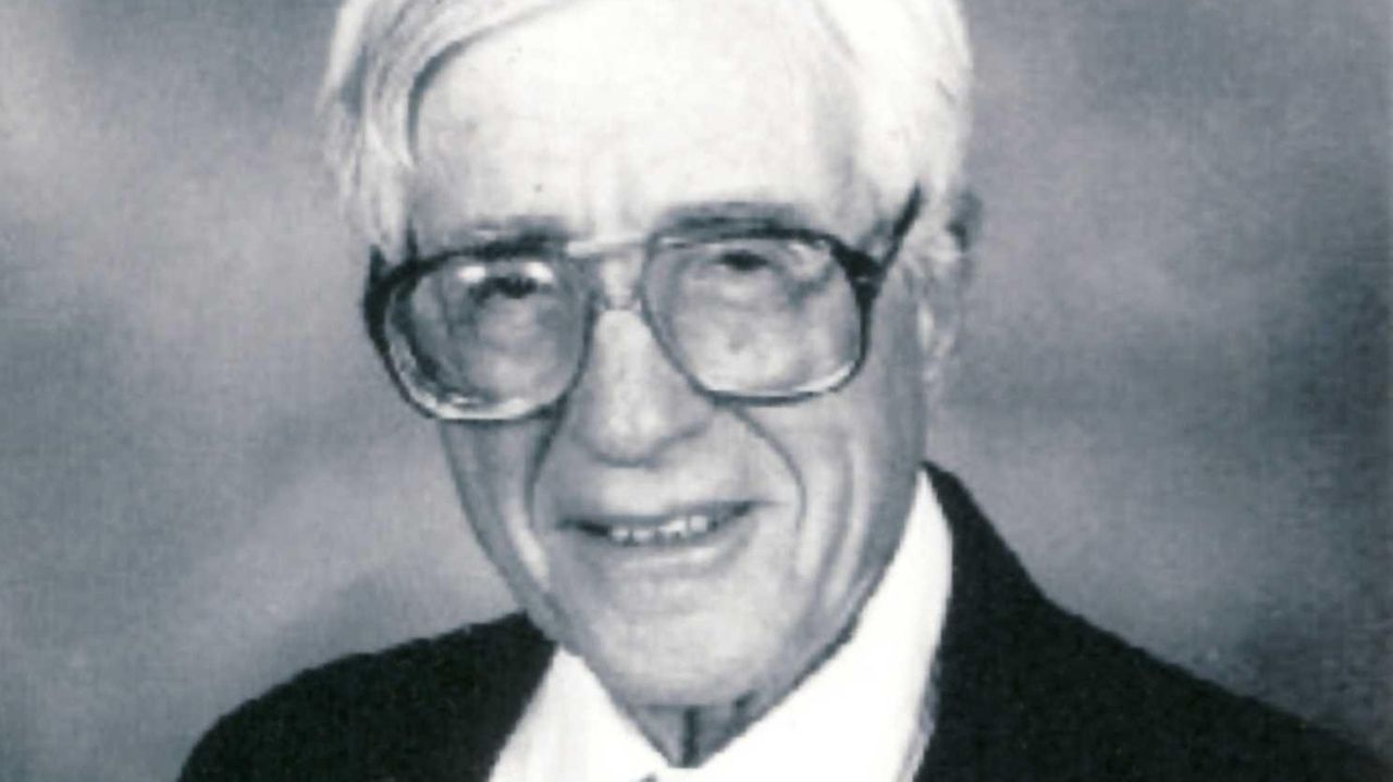 Robert Pasch, Babylon-based ad exec, 91 - Newsday