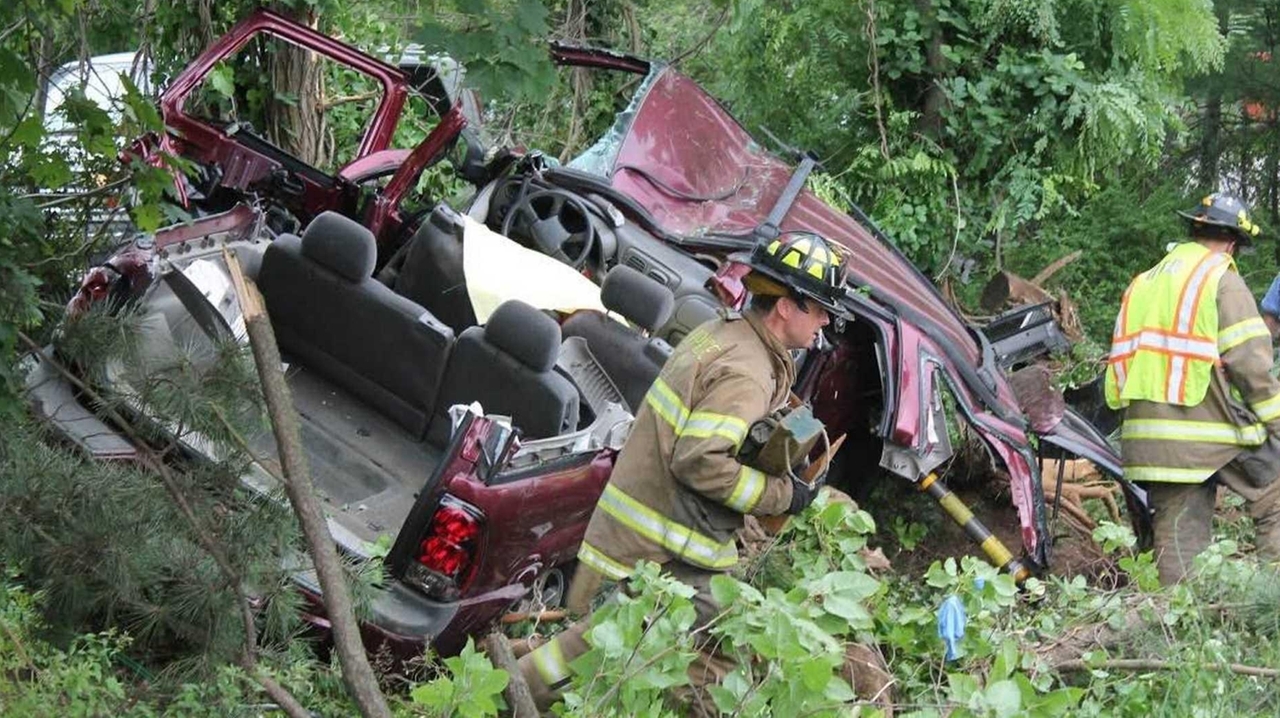 LIE reopens after crash that killed driver, cops say - Newsday