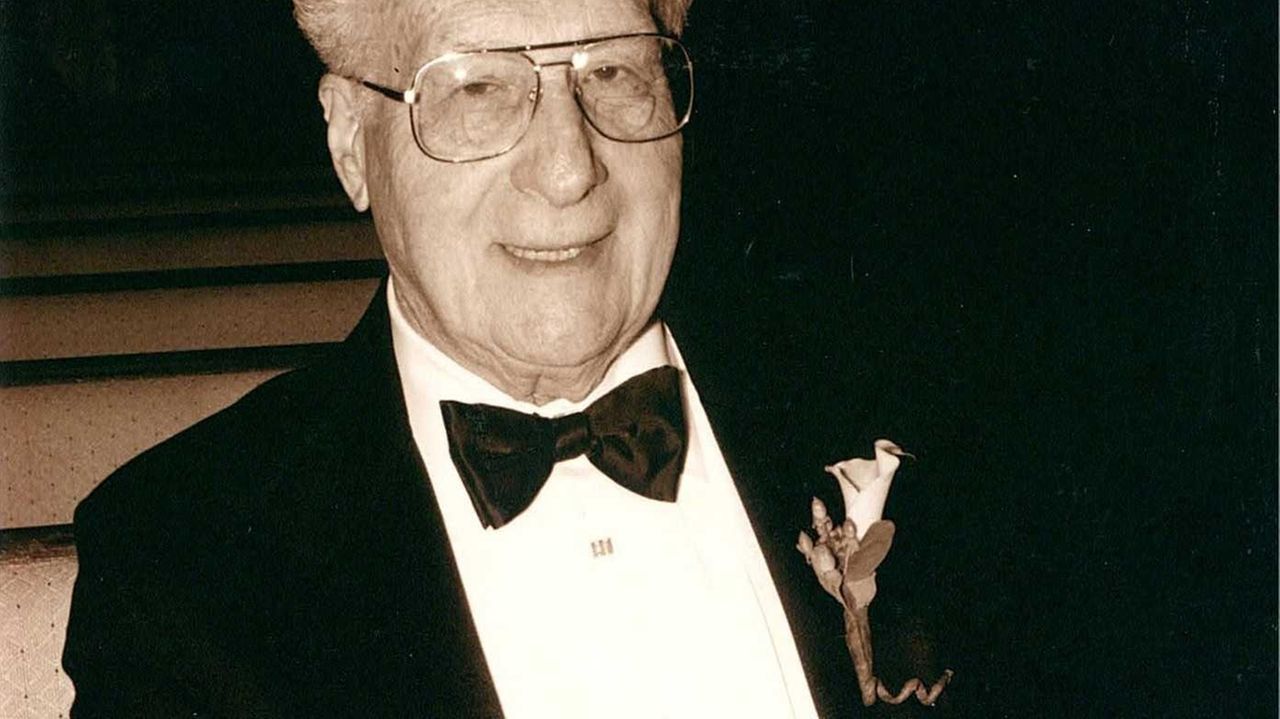 Samuel Walton, leading LI developer, dead at 94 - Newsday