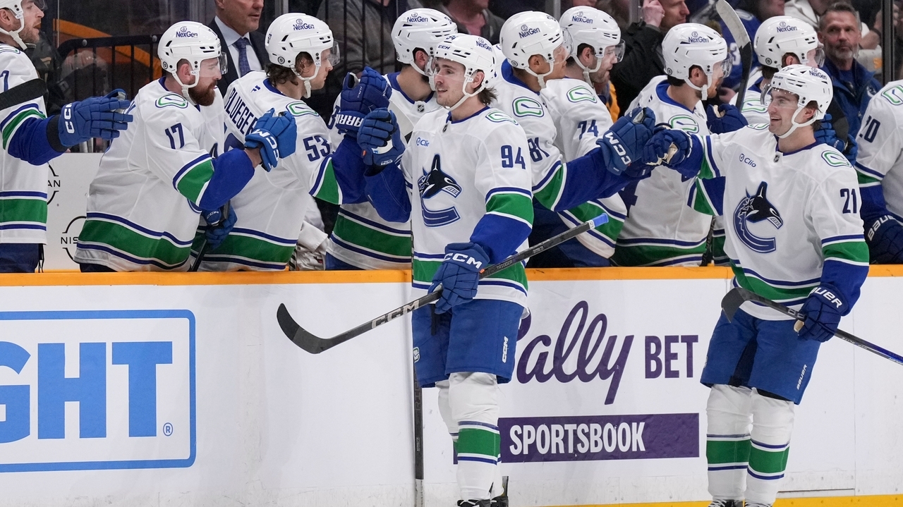 Linus Karlsson gets 1st NHL goal as Canucks beat Predators 3-1 - Newsday