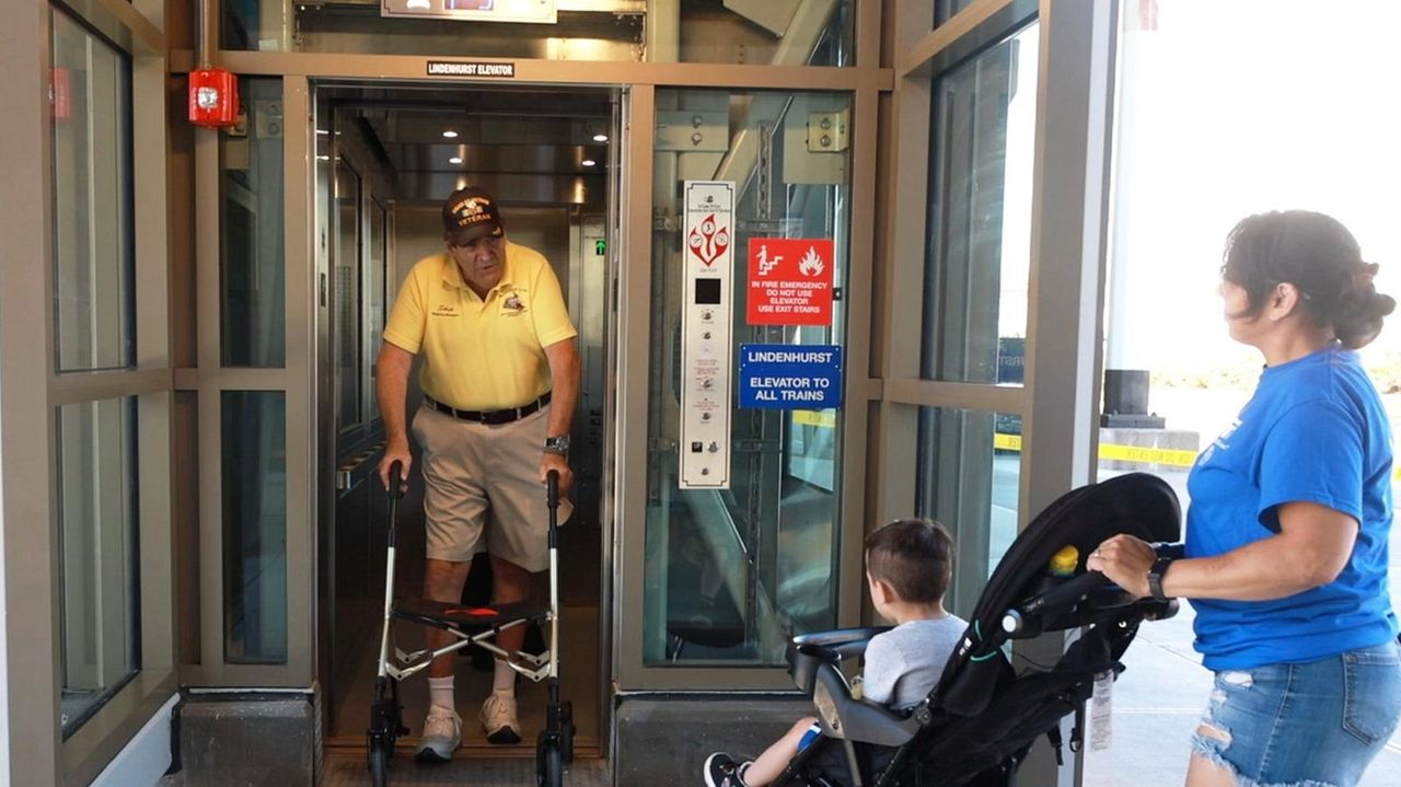 Elevator opens at Lindenhurst LIRR station, part of $169M access plan ...