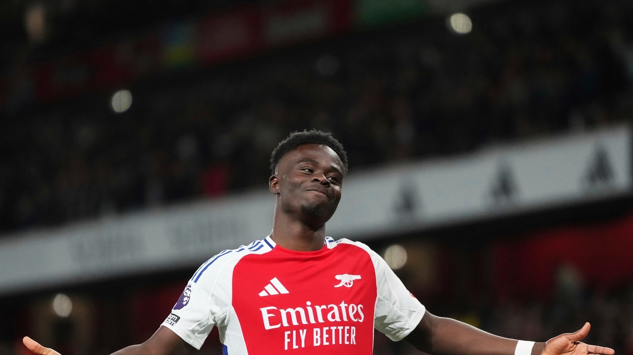 Saka scores in Arsenal win on return from injury. Forest beats United ...
