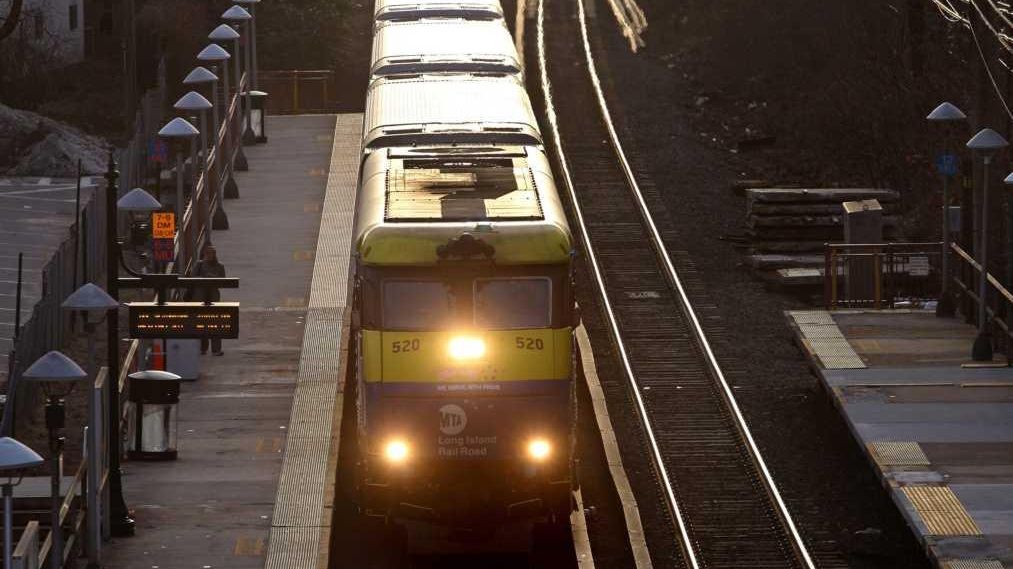 LIRR: Service back after smoky fire doused - Newsday