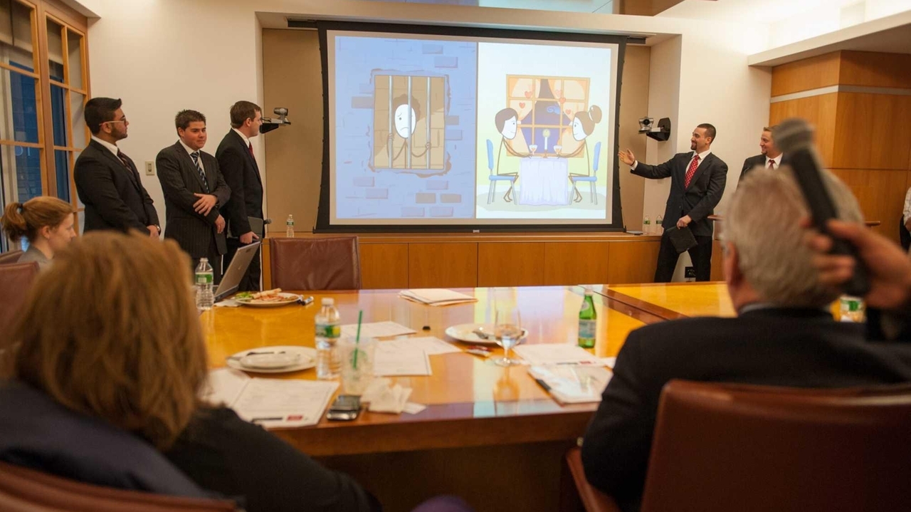 Hofstra team wins honors for dining-out app - Newsday