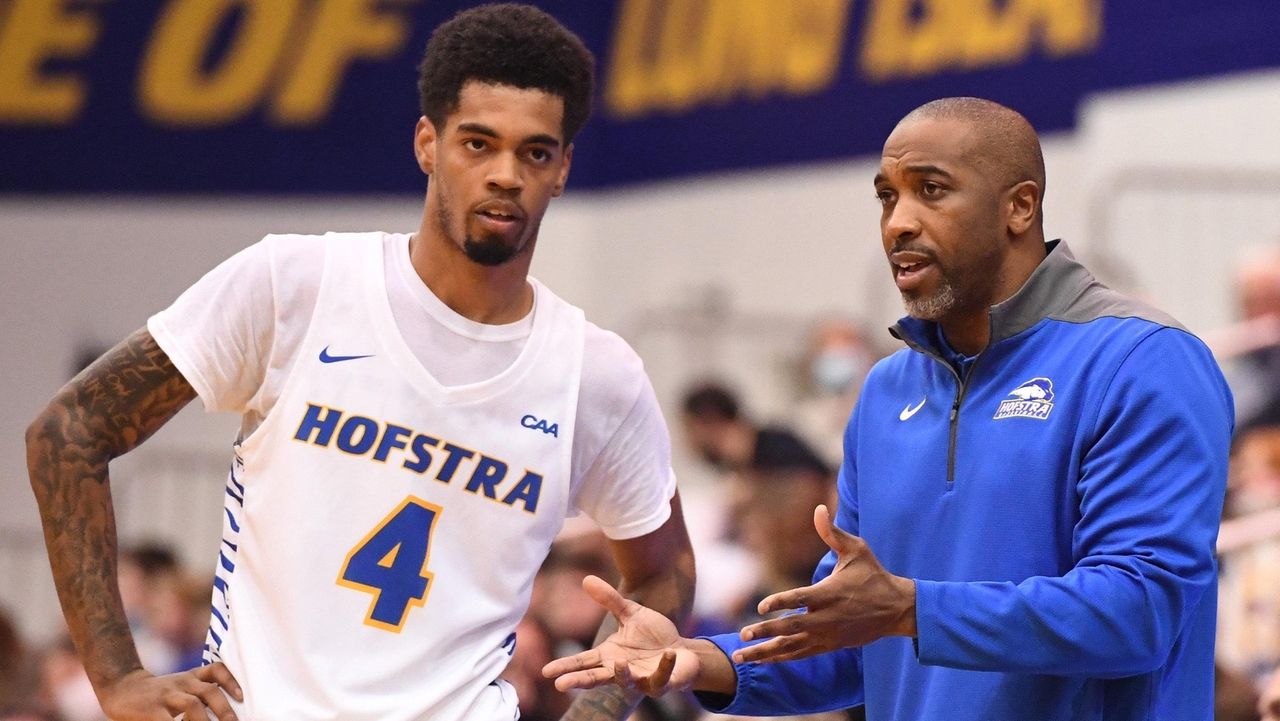 Hofstra's Speedy Claxton and Aaron Estrada earn CAA top honors - Newsday
