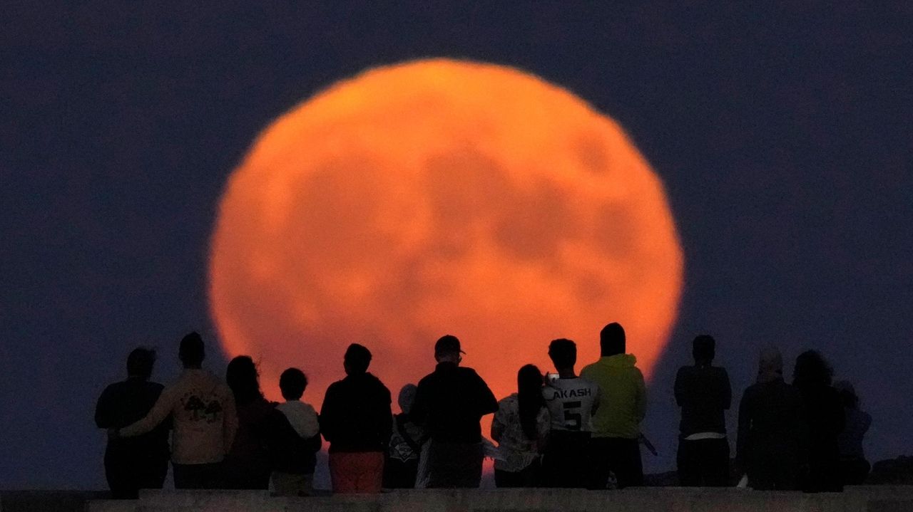 Moonstruck, for better and for worse - Newsday