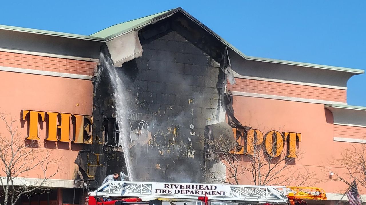 Fire damages Riverhead Home Depot - Newsday