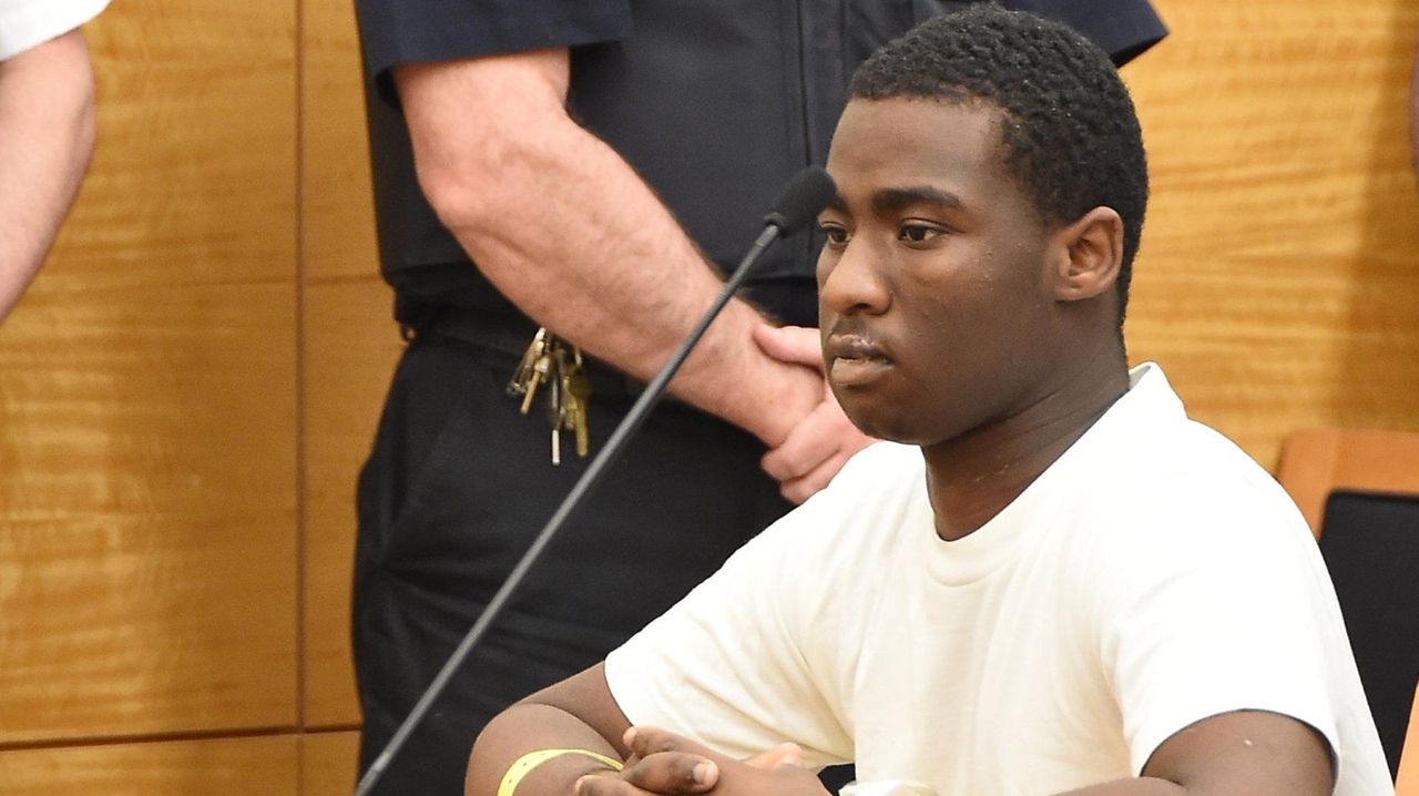 Teen, accused of dragging NYPD cop from LI, acquitted of attempted ...