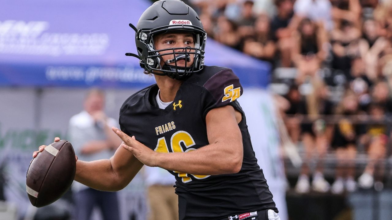 St. Anthony's quarterback Gary Merrill wins Rich Reichert Award as ...