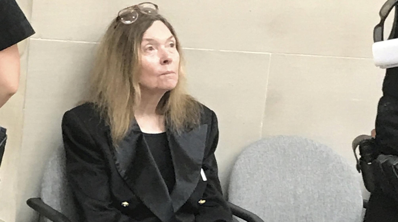 Oleg Cassini's widow released from Nassau's jail - Newsday