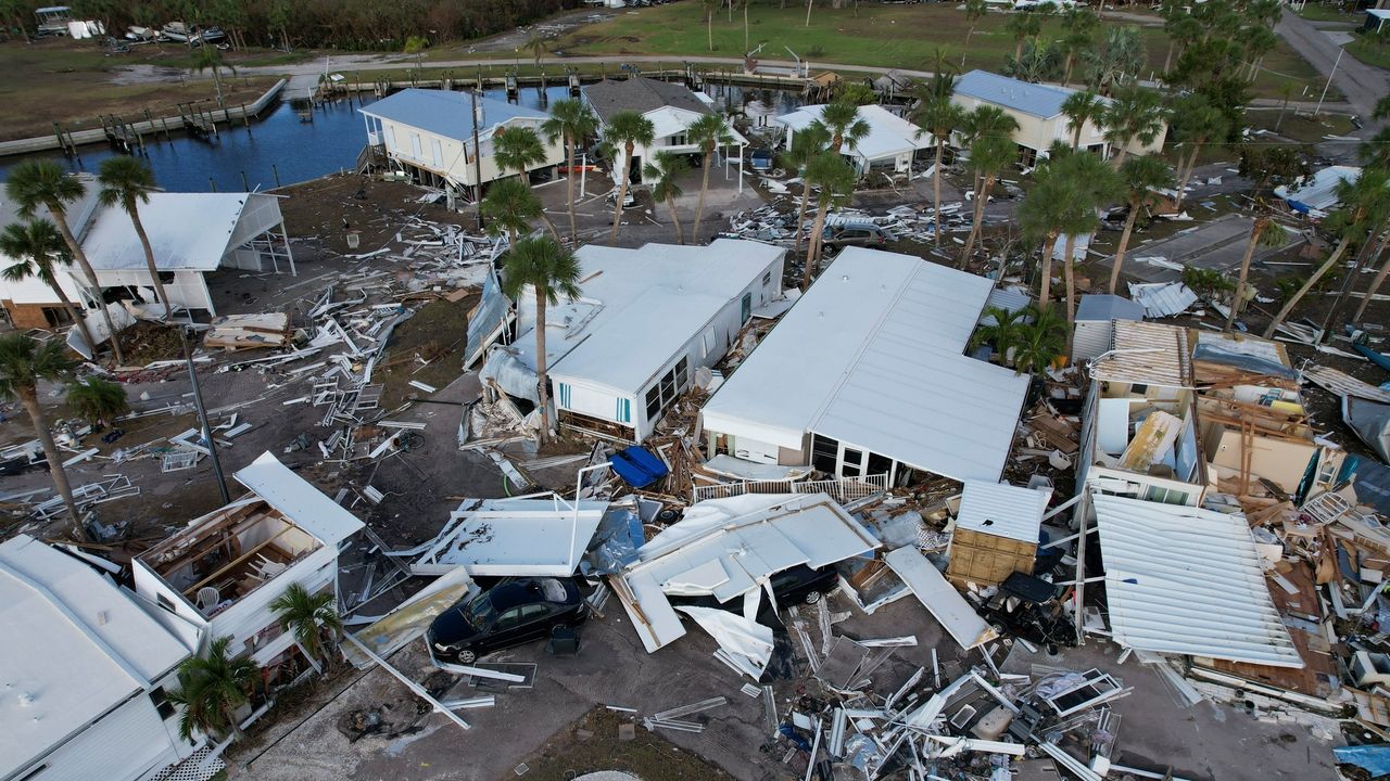 Floridians cleaning up from Hurricane Milton are hampered by a widespread fuel shortage - Newsday