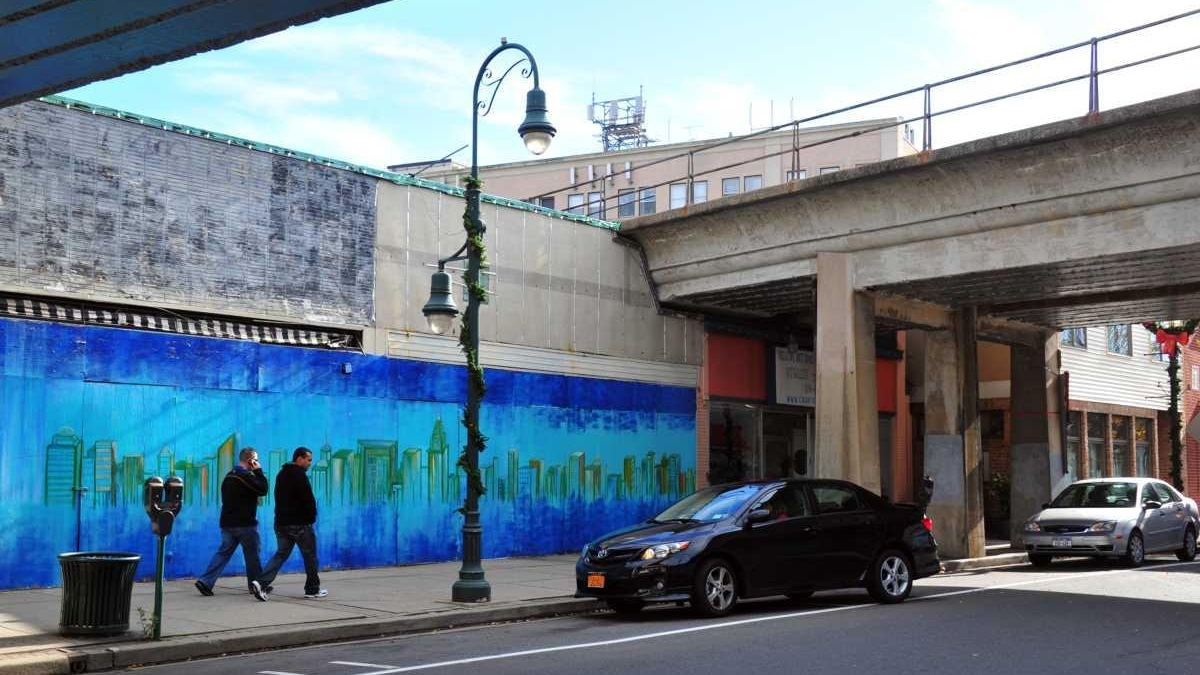 Pact near to revive Lynbrook storefronts - Newsday