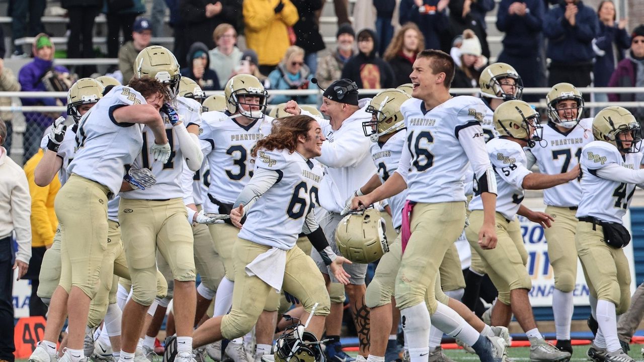 For Bayport-Blue Point, LI title arrived with all the trimmings - Newsday