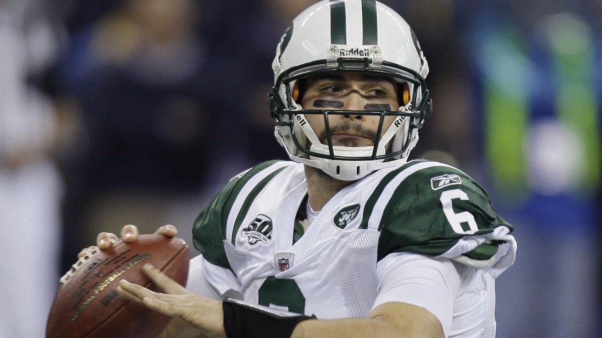 Jets' Sanchez can hold his head high after solid game - Newsday