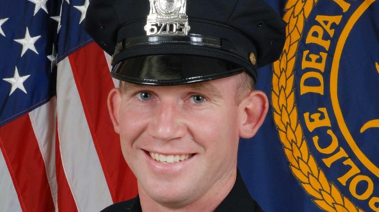Mark Collins, Suffolk police officer shot in Huntington Station traffic ...