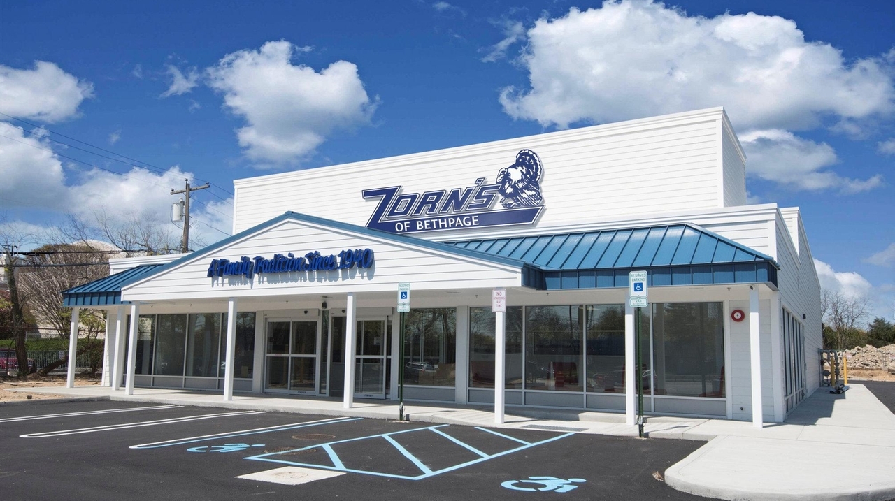 Zorn's closes its shop as it prepares to relocate - Newsday